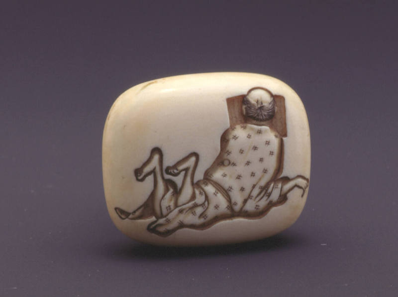 Rectangular Manju Type Netsuke of a Man Reading – Works – eMuseum